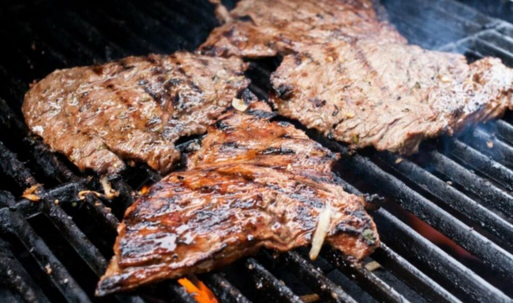 La carne asada al carbón aumenta riesgo de sufrir diabetes, señala ...