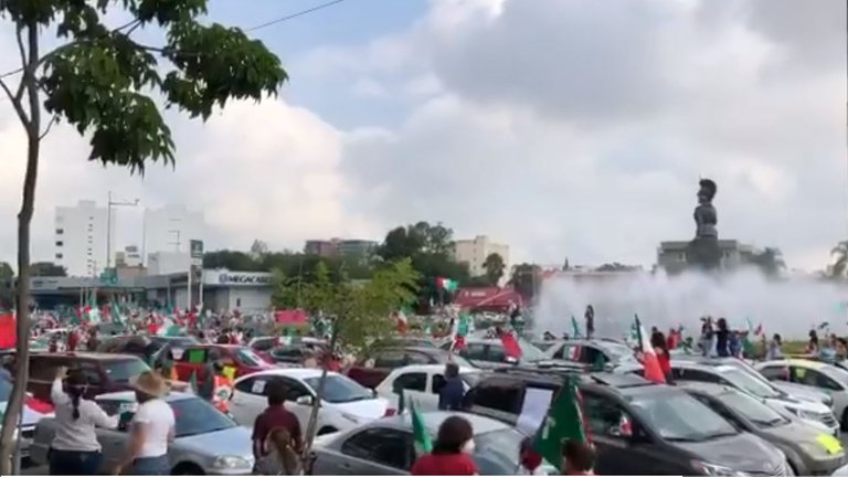 FRENAA realiza quinta caravana para exigir renuncia de AMLO